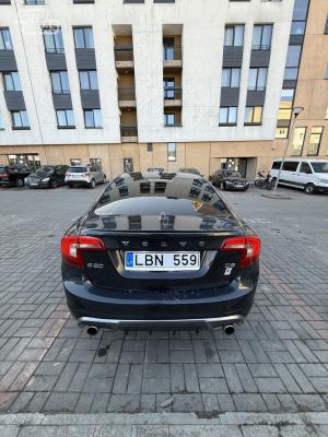 Volvo S60 2011 in Vilnius, with an engine capacity of 2.00 L and mileage of 282 thousand km for 6200 €, photo 7 on AUTOMOTO.COM.LV