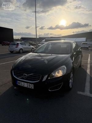 Volvo S60 2011 in Kaunas, with an engine capacity of 2.00 L and mileage of 337 thousand km for 5000 €, photo  on AUTOMOTO.COM.LV