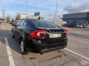 Volvo S60 2011 Kauņa, ar dzinēja tilpumu 2.00 L un nobraukumu 337 tūkst. km par 5000 €, foto 5 vietnē AUTOMOTO.COM.LV