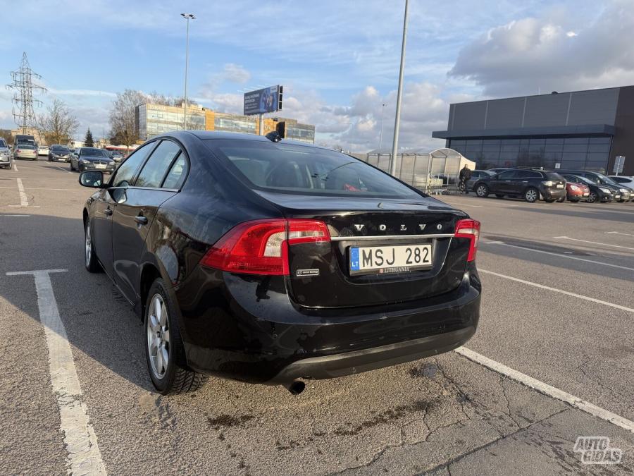 Volvo S60 2011 Kauņa, ar dzinēja tilpumu 2.00 L un nobraukumu 337 tūkst. km par 5000 €, foto 5 vietnē AUTOMOTO.COM.LV