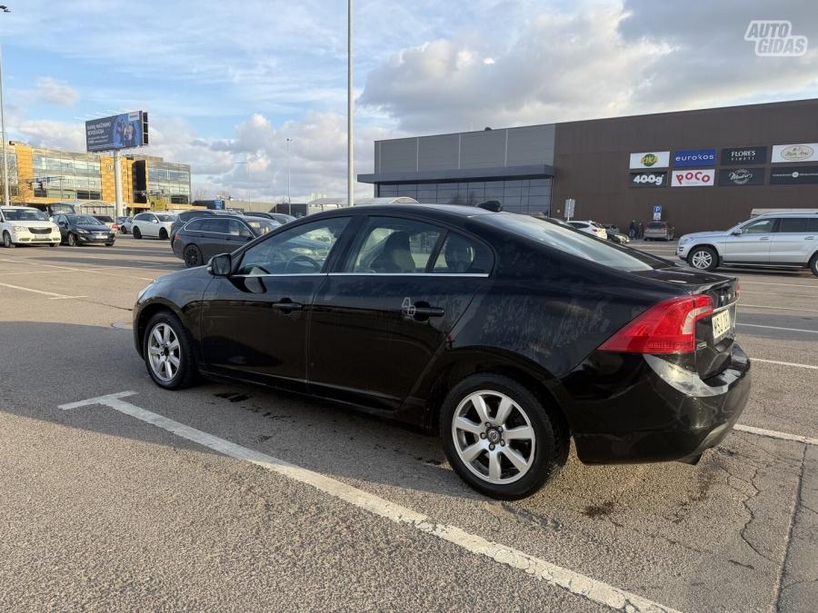 Volvo S60 2011 Kauņa, ar dzinēja tilpumu 2.00 L un nobraukumu 337 tūkst. km par 5000 €, foto 6 vietnē AUTOMOTO.COM.LV