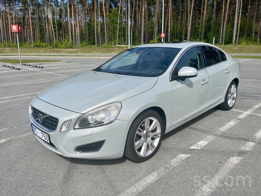 Volvo S60 2011 in Riga, with an engine capacity of 2.00 L and mileage of 180 thousand km for 5800 €, photo 3 on AUTOMOTO.COM.LV