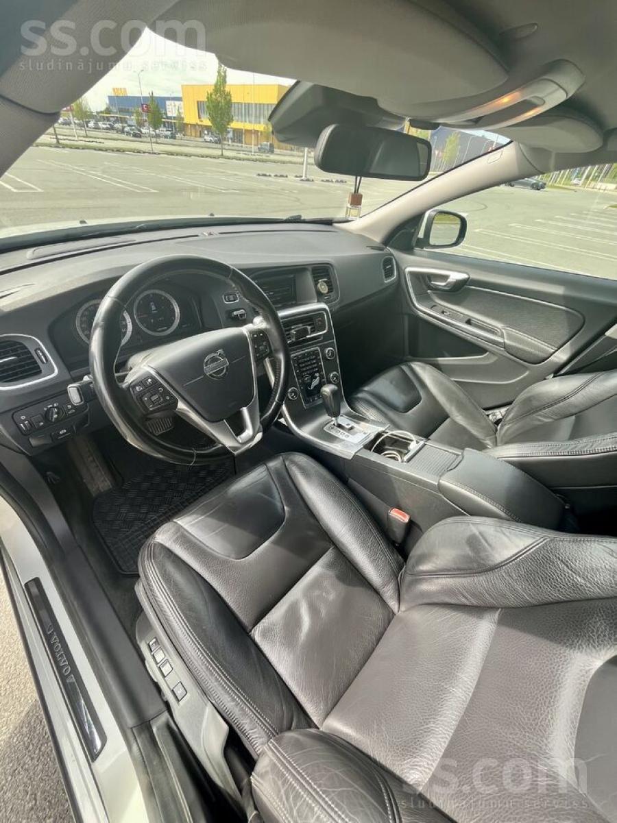 Volvo S60 2011 in Riga, with an engine capacity of 2.00 L and mileage of 180 thousand km for 5800 €, photo 6 on AUTOMOTO.COM.LV
