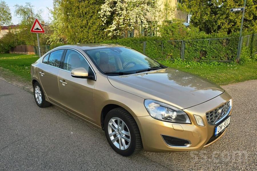 Volvo S60 2011 Rīga, ar dzinēja tilpumu 1.60 L un nobraukumu 153 tūkst. km par 8300 €, foto 1 vietnē AUTOMOTO.COM.LV