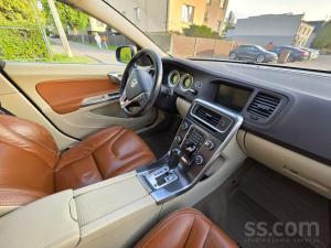 Volvo S60 2011 Rīga, ar dzinēja tilpumu 1.60 L un nobraukumu 153 tūkst. km par 8300 €, foto 4 vietnē AUTOMOTO.COM.LV