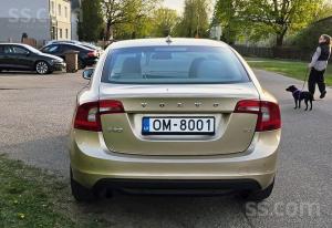 Volvo S60 2011 in Riga, with an engine capacity of 1.60 L and mileage of 153 thousand km for 7500 €, photo 10 on AUTOMOTO.COM.LV