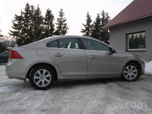 Volvo S60 2011 in Riga, with an engine capacity of 2.40 L and mileage of 0 thousand km for 8150 €, photo 4 on AUTOMOTO.COM.LV