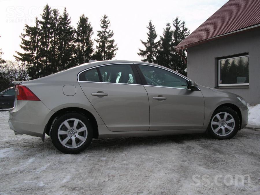 Volvo S60 2011 in Riga, with an engine capacity of 2.40 L and mileage of 0 thousand km for 8150 €, photo 4 on AUTOMOTO.COM.LV