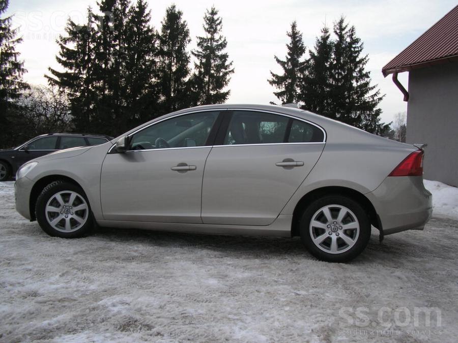Volvo S60 2011 in Riga, with an engine capacity of 2.40 L and mileage of 0 thousand km for 8150 €, photo 5 on AUTOMOTO.COM.LV