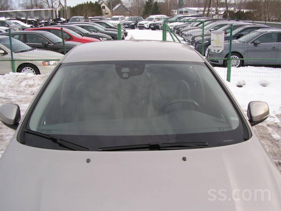 Volvo S60 2011 in Riga, with an engine capacity of 2.40 L and mileage of 0 thousand km for 8150 €, photo 13 on AUTOMOTO.COM.LV