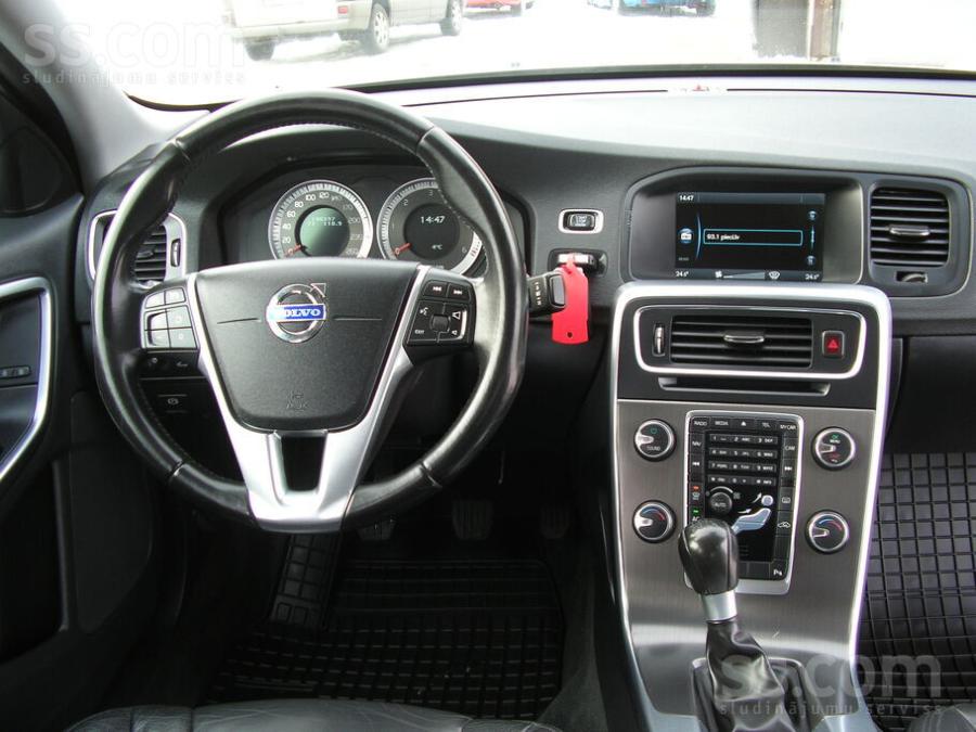 Volvo S60 2011 in Riga, with an engine capacity of 2.40 L and mileage of 0 thousand km for 8150 €, photo 16 on AUTOMOTO.COM.LV