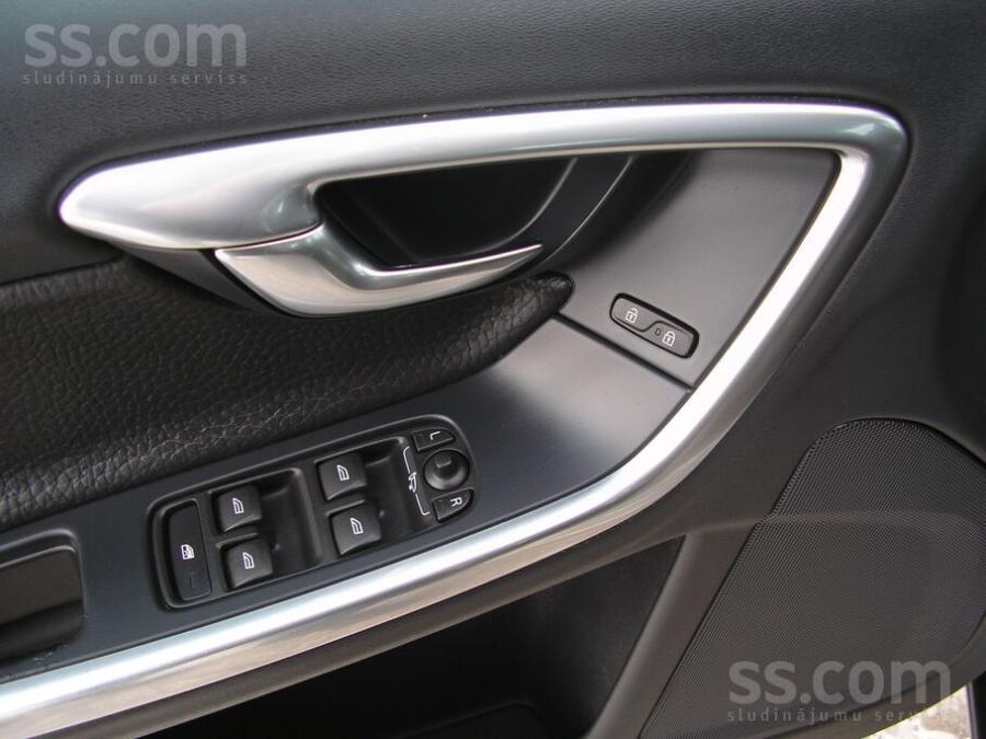 Volvo S60 2011 in Riga, with an engine capacity of 2.40 L and mileage of 0 thousand km for 8150 €, photo 21 on AUTOMOTO.COM.LV