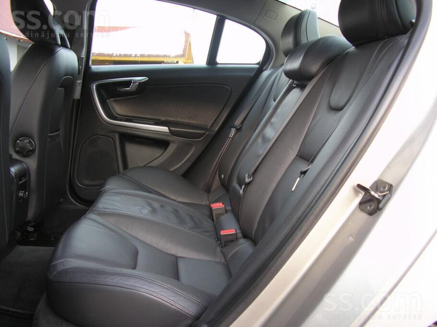 Volvo S60 2011 in Riga, with an engine capacity of 2.40 L and mileage of 0 thousand km for 8150 €, photo 24 on AUTOMOTO.COM.LV
