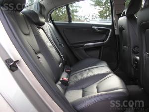 Volvo S60 2011 in Riga, with an engine capacity of 2.40 L and mileage of 0 thousand km for 8150 €, photo 27 on AUTOMOTO.COM.LV