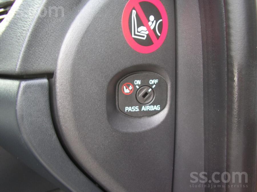 Volvo S60 2011 in Riga, with an engine capacity of 2.40 L and mileage of 0 thousand km for 8150 €, photo 31 on AUTOMOTO.COM.LV