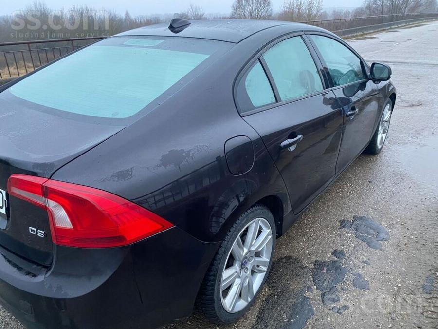 Volvo S60 2011 in Jekabpils, with an engine capacity of 2.00 L and mileage of 278 thousand km for 6170 €, photo 5 on AUTOMOTO.COM.LV