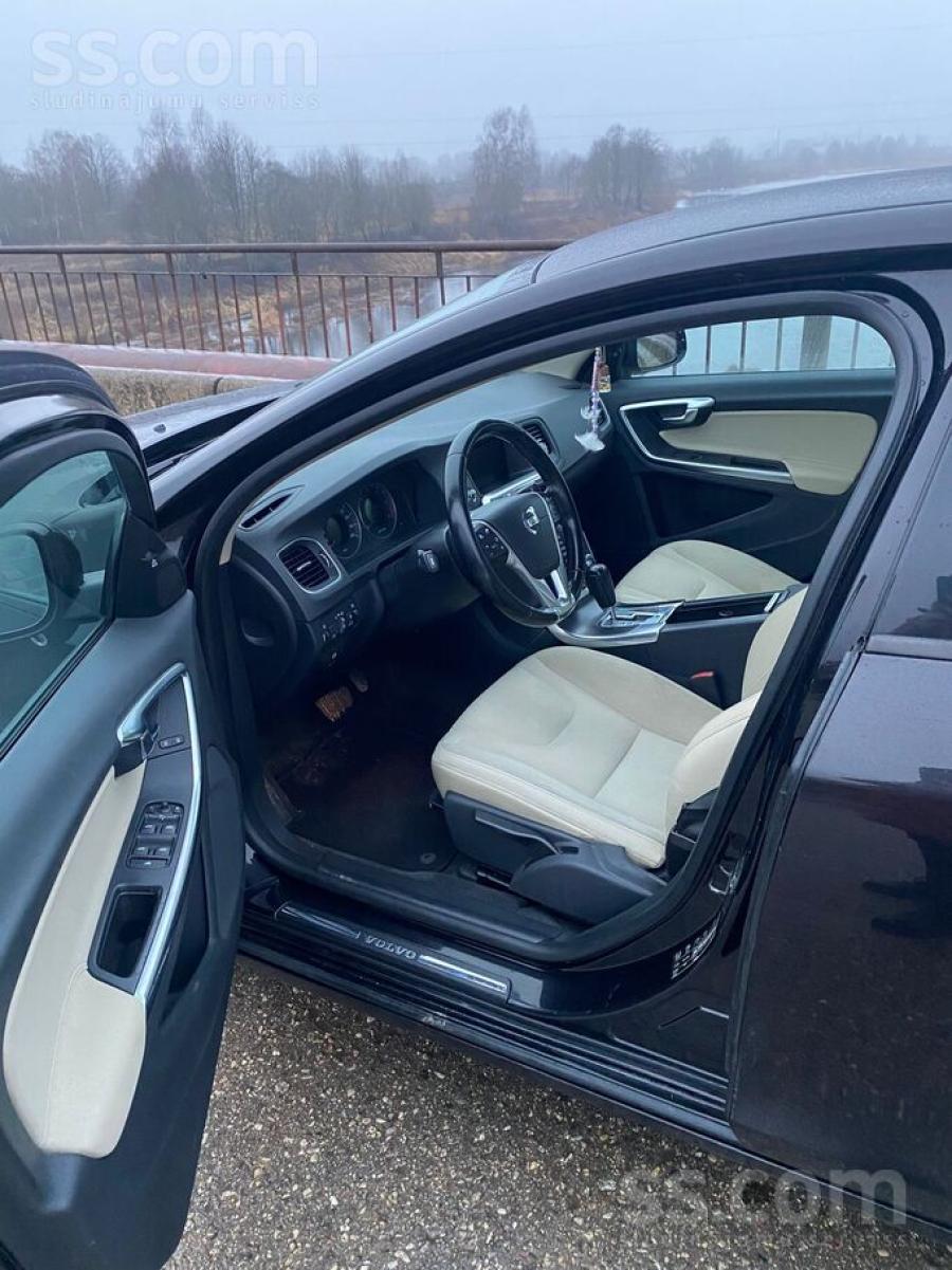 Volvo S60 2011 in Jekabpils, with an engine capacity of 2.00 L and mileage of 278 thousand km for 6170 €, photo 7 on AUTOMOTO.COM.LV