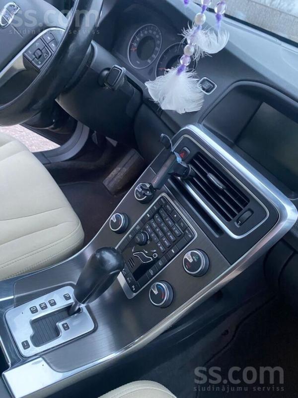 Volvo S60 2011 Jēkabpils, ar dzinēja tilpumu 2.00 L un nobraukumu 278 tūkst. km par 6170 €, foto 7 vietnē AUTOMOTO.COM.LV