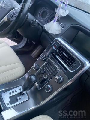 Volvo S60 2011 in Jekabpils, with an engine capacity of 2.00 L and mileage of 278 thousand km for 6170 €, photo 8 on AUTOMOTO.COM.LV