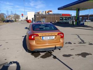 Volvo S60 2011 Narva, ar dzinēja tilpumu 2.00 L un nobraukumu 156 tūkst. km par 7500 €, foto 5 vietnē AUTOMOTO.COM.LV