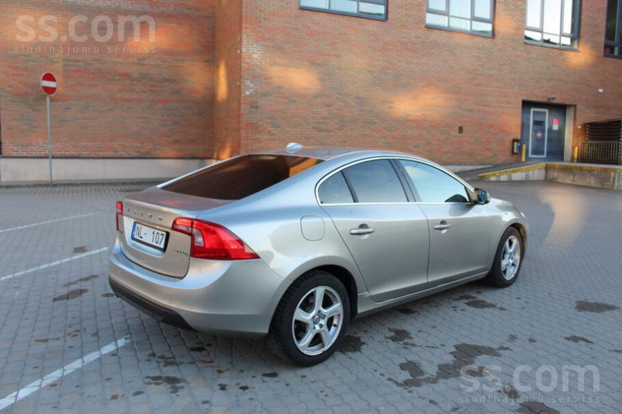 Volvo S60 2012 in Saldus, with an engine capacity of 1.60 L and mileage of 297 thousand km for 6380 €, photo 4 on AUTOMOTO.COM.LV
