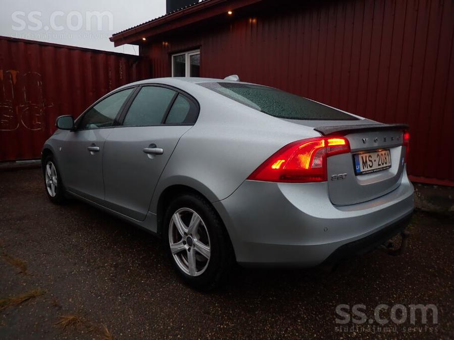 Volvo S60 2012 Liepāja, ar dzinēja tilpumu 1.60 L un nobraukumu 227 tūkst. km par 5250 €, foto 3 vietnē AUTOMOTO.COM.LV