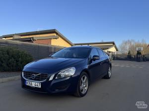 Volvo S60 2012 Kauņa, ar dzinēja tilpumu 2.50 L un nobraukumu 289 tūkst. km par 5500 €, foto  vietnē AUTOMOTO.COM.LV