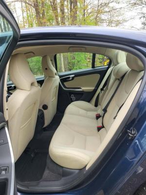 Volvo S60 2012 Jurbarkas, ar dzinēja tilpumu 1.60 L un nobraukumu 260 tūkst. km par 4800 €, foto 4 vietnē AUTOMOTO.COM.LV
