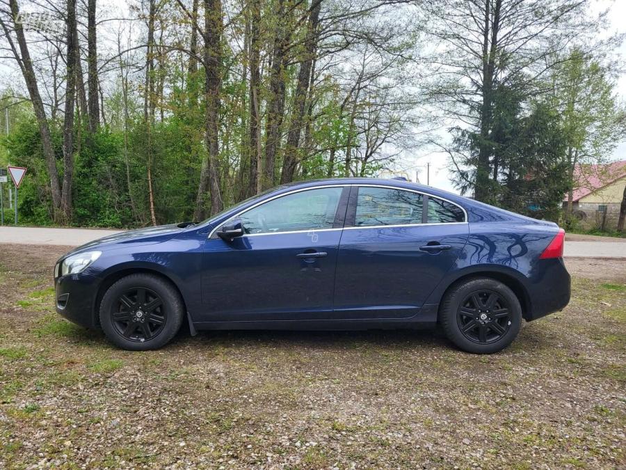 Volvo S60 2012 Jurbarkas, ar dzinēja tilpumu 1.60 L un nobraukumu 260 tūkst. km par 4800 €, foto 15 vietnē AUTOMOTO.COM.LV