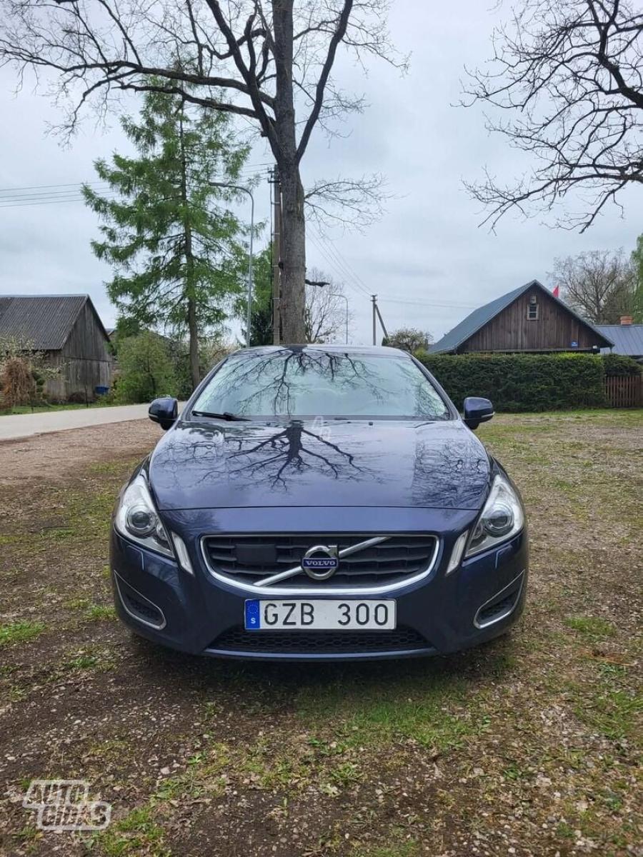 Volvo S60 2012 Jurbarkas, ar dzinēja tilpumu 1.60 L un nobraukumu 260 tūkst. km par 4800 €, foto 17 vietnē AUTOMOTO.COM.LV