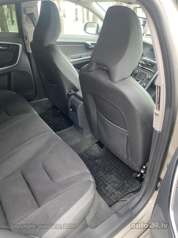 Volvo S60 2012 in Tallinn, with an engine capacity of 1.60 L and mileage of 169 thousand km for 7500 €, photo 6 on AUTOMOTO.COM.LV