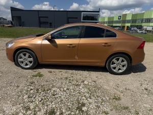 Volvo S60 2012 in Vilnius, with an engine capacity of 2.50 L and mileage of 180 thousand km for 6000 €, photo 3 on AUTOMOTO.COM.LV
