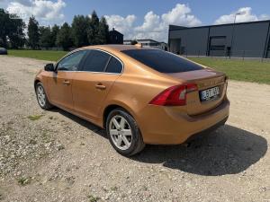 Volvo S60 2012 in Vilnius, with an engine capacity of 2.50 L and mileage of 180 thousand km for 6000 €, photo 4 on AUTOMOTO.COM.LV