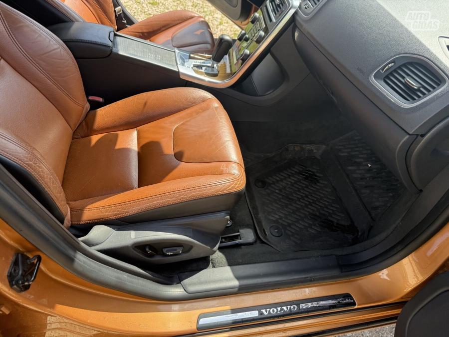 Volvo S60 2012 in Vilnius, with an engine capacity of 2.50 L and mileage of 180 thousand km for 6000 €, photo 14 on AUTOMOTO.COM.LV