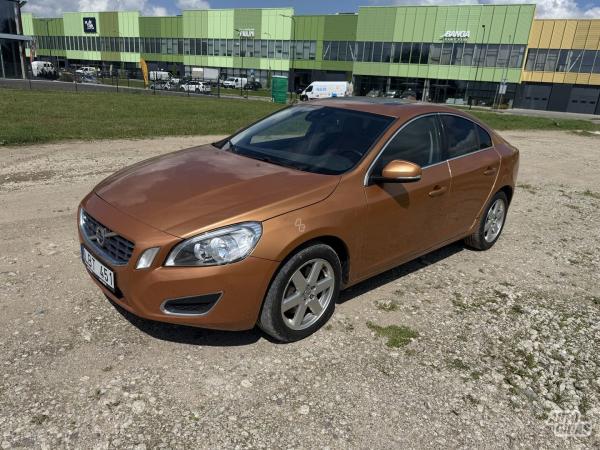 Вольво С60 2012 в Вильнюс, объемом двигателя 2.50 л и пробегом 180 тыс. км за 5500 €, фото 1 на AUTOMOTO.COM.LV