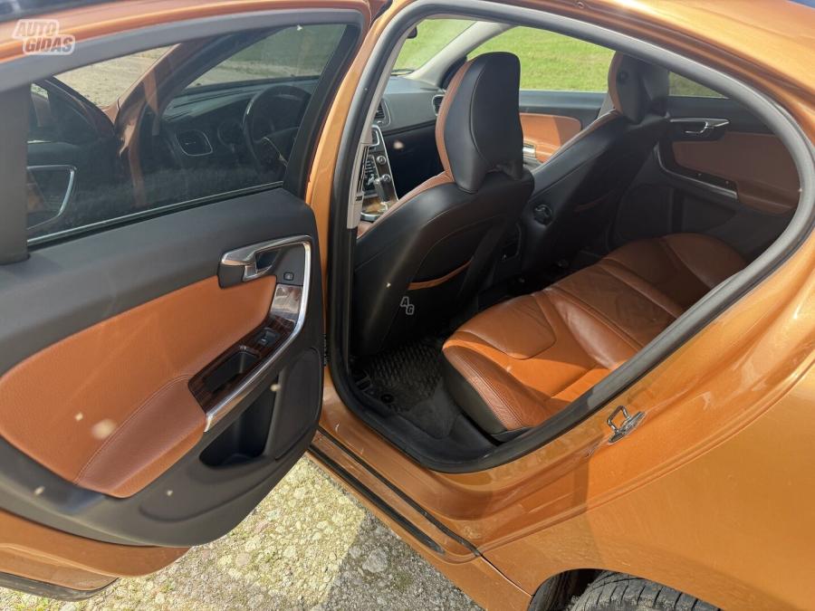 Volvo S60 2012 in Vilnius, with an engine capacity of 2.50 L and mileage of 180 thousand km for 5800 €, photo 11 on AUTOMOTO.COM.LV