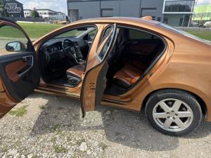 Volvo S60 2012 in Vilnius, with an engine capacity of 2.50 L and mileage of 180 thousand km for 5800 €, photo 12 on AUTOMOTO.COM.LV