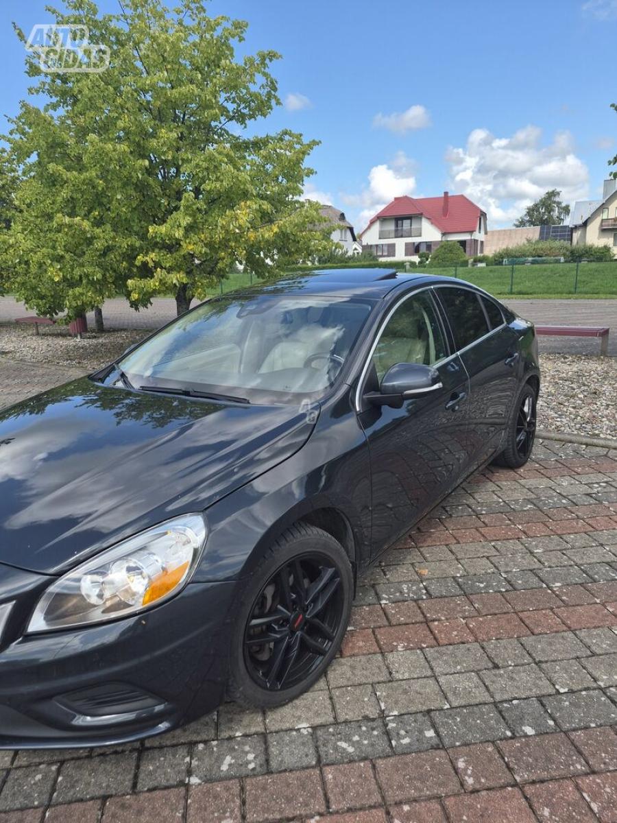 Volvo S60 2012 in Silute, with an engine capacity of 2.50 L and mileage of 288 thousand km for 6250 €, photo 3 on AUTOMOTO.COM.LV