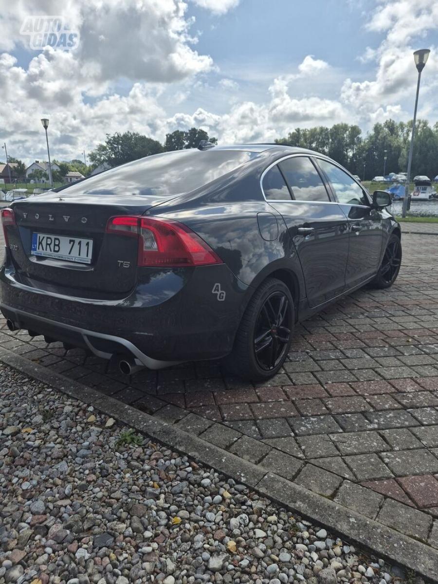 Volvo S60 2012 in Silute, with an engine capacity of 2.50 L and mileage of 288 thousand km for 6250 €, photo 9 on AUTOMOTO.COM.LV