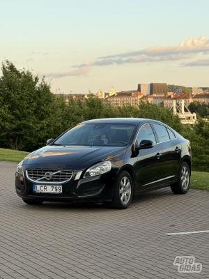 Вольво С60 2012 в Вильнюс, объемом двигателя 2.00 л и пробегом 245 тыс. км за 4450 €, фото  на AUTOMOTO.COM.LV
