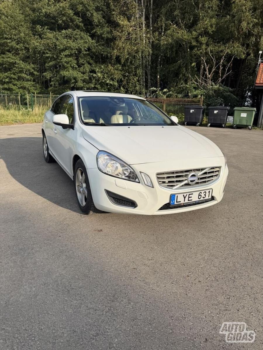Volvo S60 2012 Klaipėda, ar dzinēja tilpumu 2.50 L un nobraukumu 168 tūkst. km par 6500 €, foto 3 vietnē AUTOMOTO.COM.LV