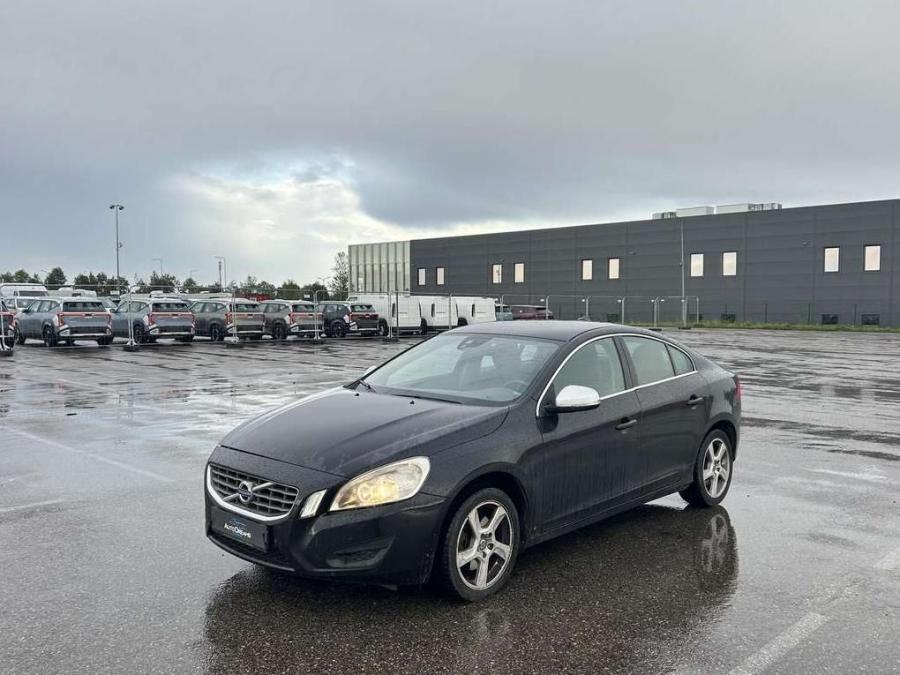 Volvo S60 2012 in Vilnius, with an engine capacity of 1.98 L and mileage of 319 thousand km for 6700 €, photo 1 on AUTOMOTO.COM.LV