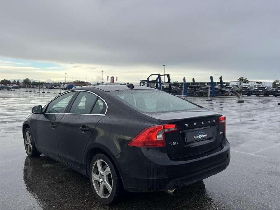Volvo S60 2012 in Vilnius, with an engine capacity of 1.98 L and mileage of 319 thousand km for 6700 €, photo 6 on AUTOMOTO.COM.LV
