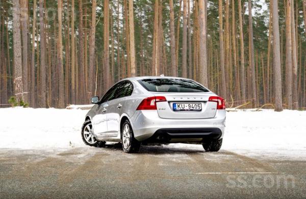 Volvo S60 2013 Rīga, ar dzinēja tilpumu 1.60 L un nobraukumu 131 tūkst. km par 5590 €, foto 7 vietnē AUTOMOTO.COM.LV