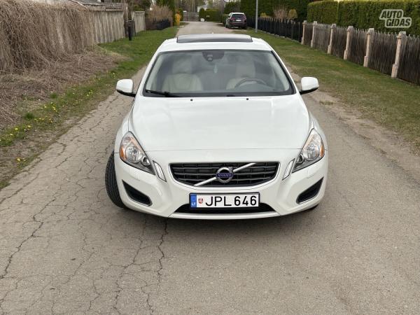 Volvo S60 2013 in Mazeikiai, with an engine capacity of 2.50 L and mileage of 212 thousand km for 5600 €, photo 3 on AUTOMOTO.COM.LV