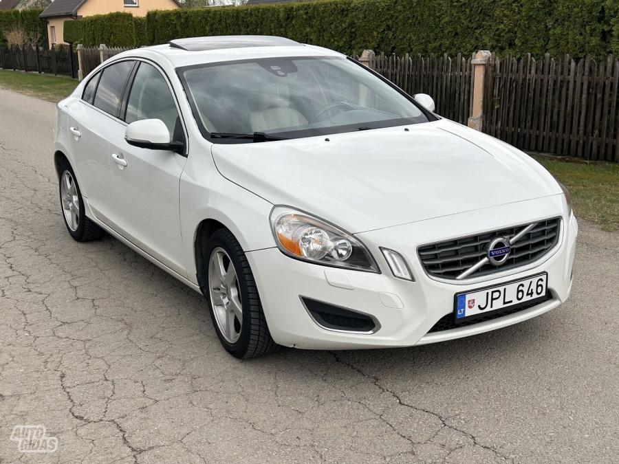 Volvo S60 2013 in Mazeikiai, with an engine capacity of 2.50 L and mileage of 212 thousand km for 5350 €, photo 1 on AUTOMOTO.COM.LV