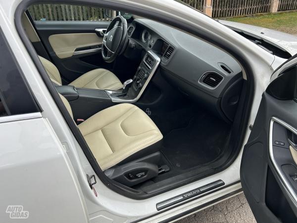 Volvo S60 2013 in Mazeikiai, with an engine capacity of 2.50 L and mileage of 212 thousand km for 5350 €, photo 7 on AUTOMOTO.COM.LV
