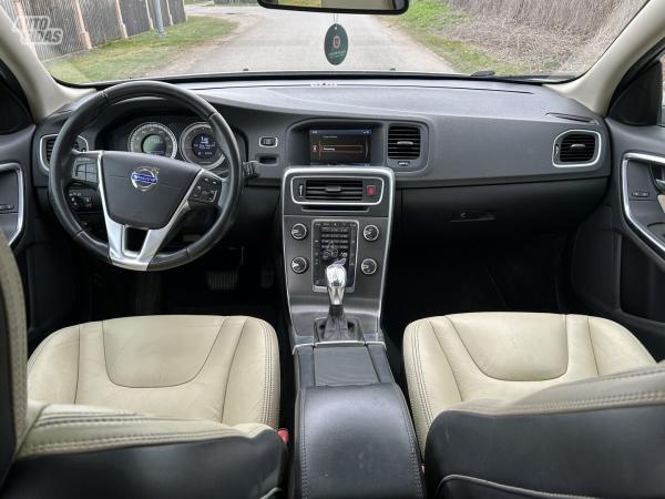 Volvo S60 2013 in Mazeikiai, with an engine capacity of 2.50 L and mileage of 212 thousand km for 5350 €, photo 9 on AUTOMOTO.COM.LV