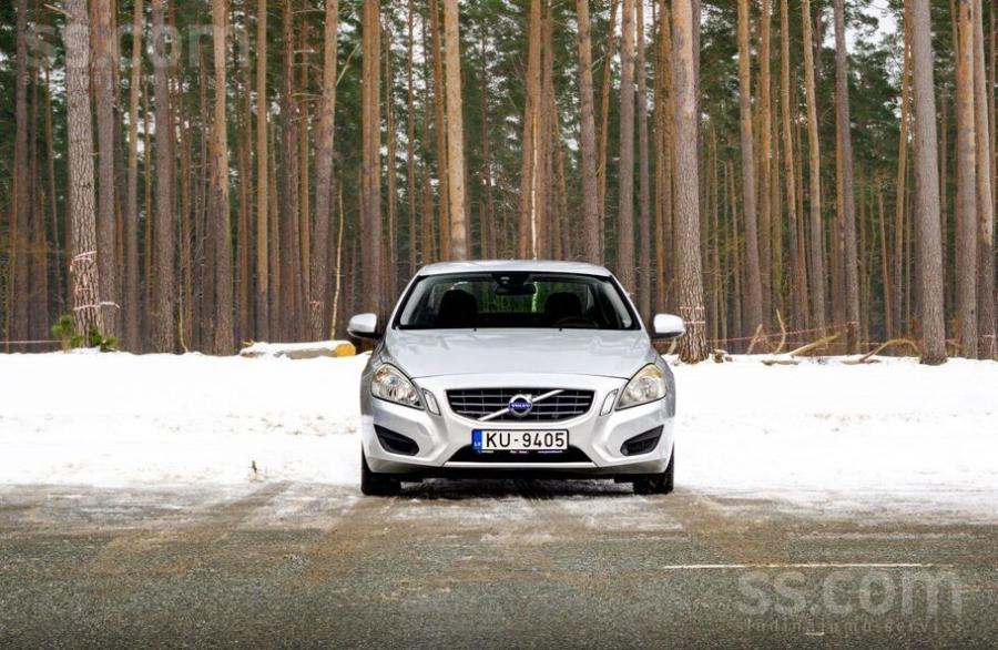 Volvo S60 2013 Rīga, ar dzinēja tilpumu 1.60 L un nobraukumu 131 tūkst. km par 3990 €, foto 4 vietnē AUTOMOTO.COM.LV