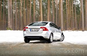 Volvo S60 2013 Rīga, ar dzinēja tilpumu 1.60 L un nobraukumu 131 tūkst. km par 3990 €, foto 6 vietnē AUTOMOTO.COM.LV